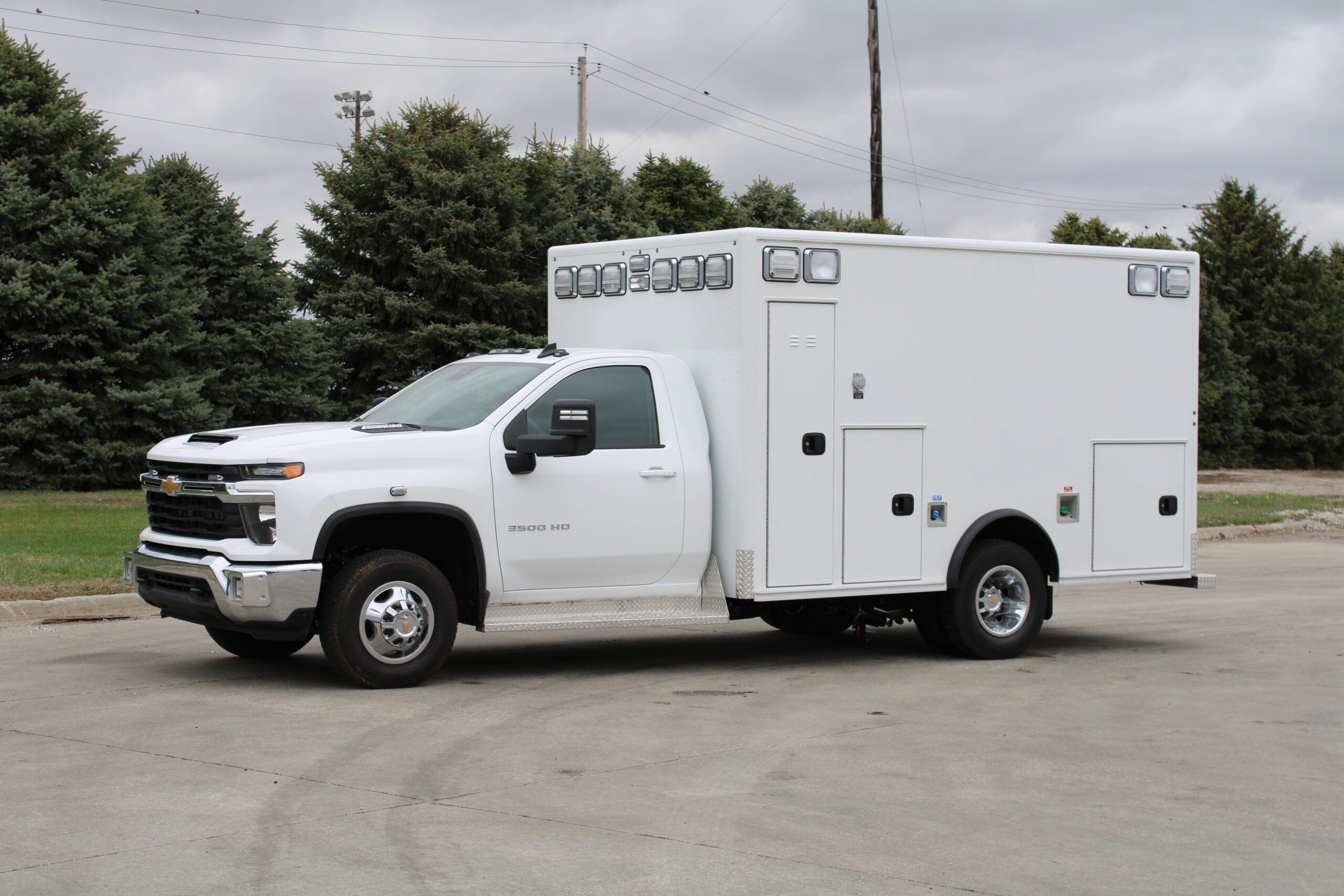 23-MH1590 Medix Metro Express 153 Type I Ambulance - Medix Specialty ...